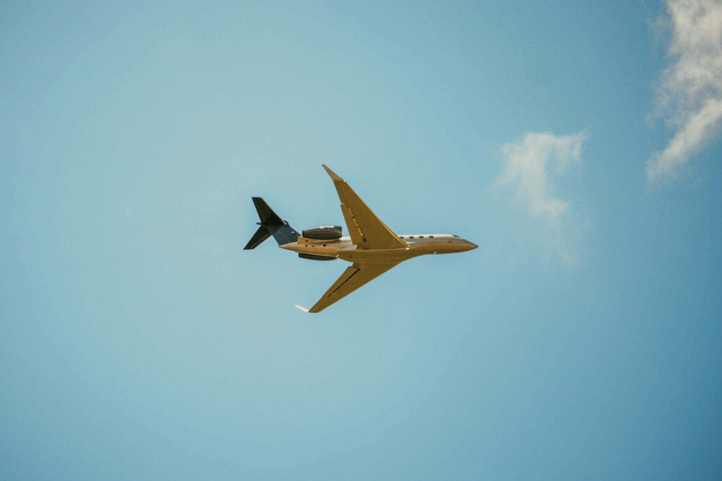 Private Jets vs. Commercial Flights: The Ultimate Speed Comparison
